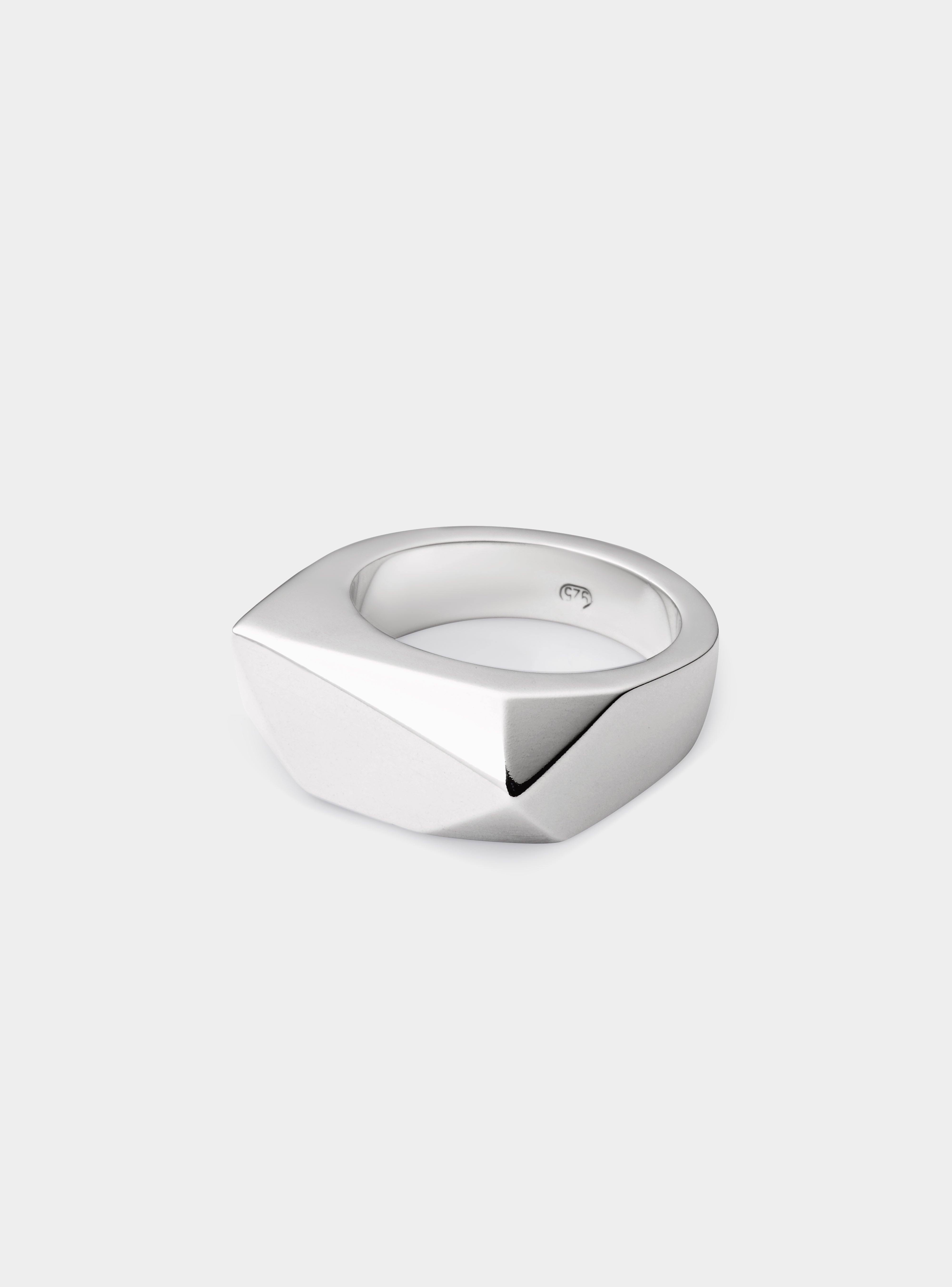 ANGLE RING – NUI JEWELLERY